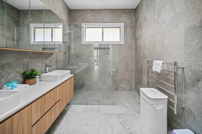 Brand New Property: Kingfisher Cottage - Blueys Retreat